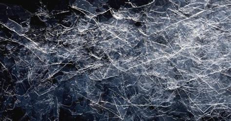 왕태석의 빛으로 쓴 편지 한강의 얼음 조각은 우리 사회의 자화상