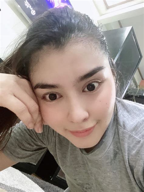 အိမ်မှာနေရင်းနဲ့ပဲ ကျန်းမာသွယ်လျတဲ့ခန္ဓာကိုယ်လေးရအောင် လေ့ကျင့်ခန်းကိုပုံမှန်လုပ်ဆောင်ပေးနေတဲ့