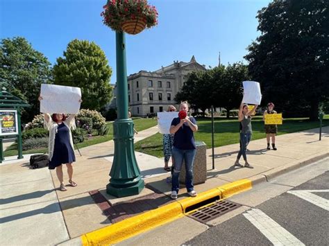 Photos Timothy Doll Court And Rally