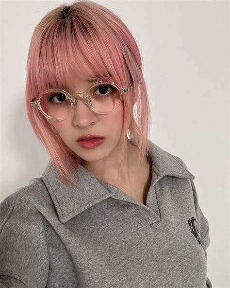 지적인 느낌의 엔믹스 릴리  Mlbpark