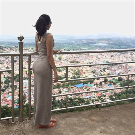 ကျောင်းသူလေးနဲ့ ကျောင်းဆရာ ေဒါက္တာေက်ာ္ၾကီး Facebook