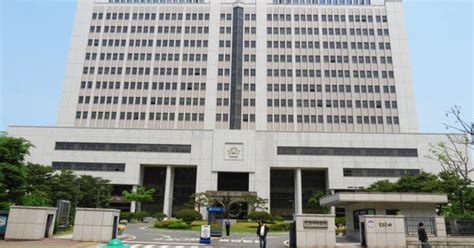 부부동반 모임서 아내 살해한 남편 항소에도 징역 20년