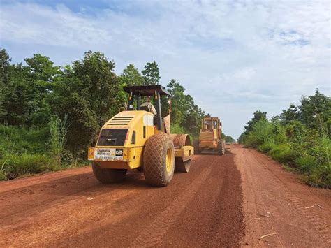 ការជួសជុល ថែទាំផ្លូវជាតិលេខ៩៤ ក្រាលដីល្បាយថ្ម ចាប់ពីស្រុកឆែប ដល់កំពង់ស្រឡៅមួយ ព្រំដែនកម្ពុជា