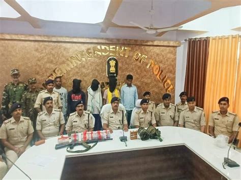 Jharkhand Tspc Naxalites Arrested In Latehar Naxalites Arrested लातेहार में 5 लाख का इनामी