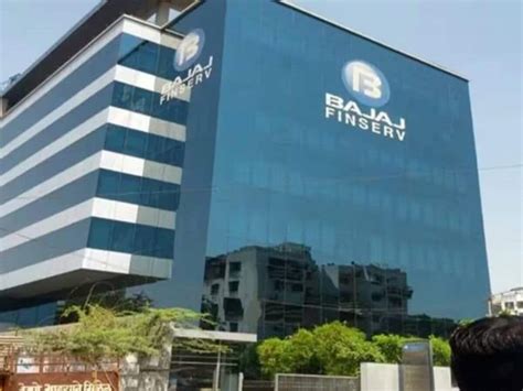 Bajaj Housing Finance की लिस्टिंग से पहले 2 उछला बजाज फाइनेंस का शेयर
