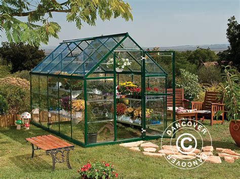 Polycarbonate greenhouses look like the classic greenhouse with glass