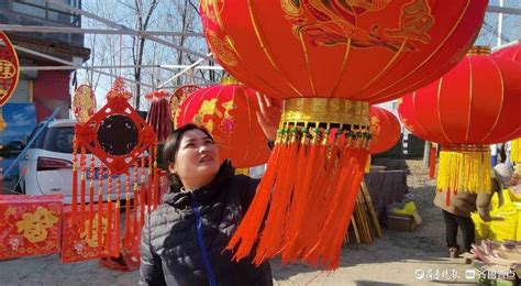 俺村俺家年味浓 年集上选个大灯笼 齐鲁 宋炉庙 街道
