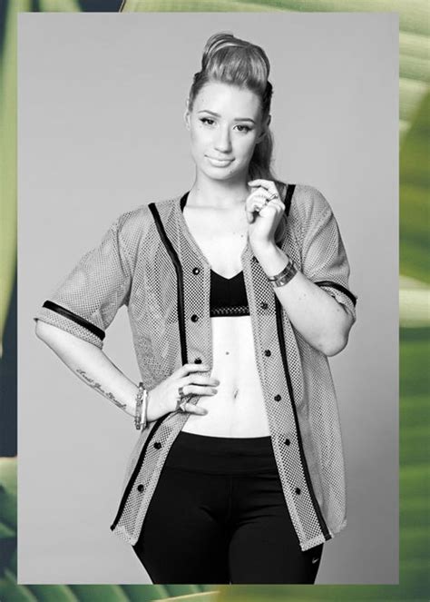 Iggy Azalea In Urban Fashion 2016 Iggy Clothes Black Widow Iggy