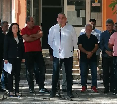 Инж Десислава Тодорова проведе предизборна среща в село Добролево снимки