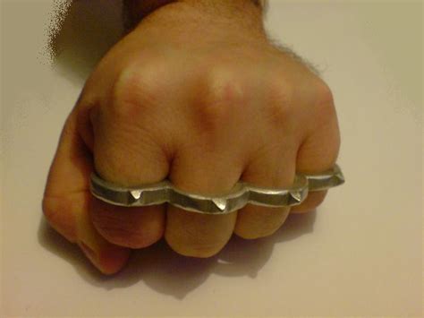 Weaponcollectors Knuckle Duster And Weapon Blog Very Small Ladies Knuckle Duster
