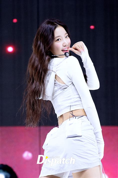 현장포토 돌아보면 심쿵 카즈하 큐티섹시 정석 디스패치 뉴스는 팩트다