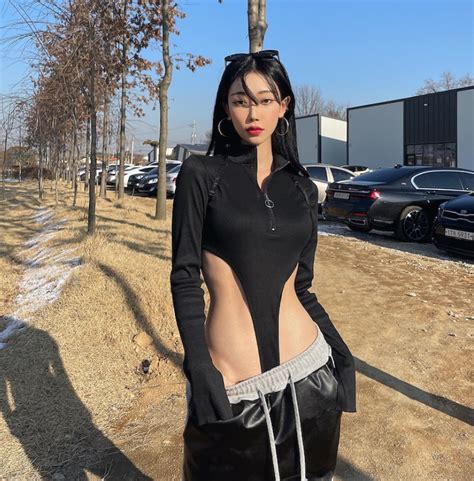 댓남기고 팔로and하트 누르면 짬지 보내드려용 💕 몸매 섹스 건오 성욕 펫 박제 일탈 왕가슴 노브라 핑두