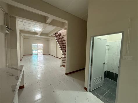 ขายทาวน์เฮ้าส์ถนนเทพารักษ์ บิ๊กซีบางพลีหลังใหญ่ 3 ชั้น ราคาดี ทำเลดี ใกล้ถนนบางนาตราด กิ่งแก้ว