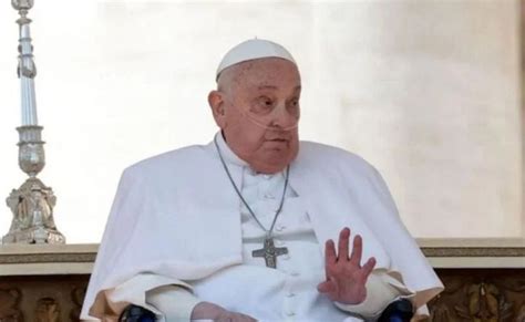 Папа Римский впервые после выхода из больницы появился на публике Здоровье Селдон Новости