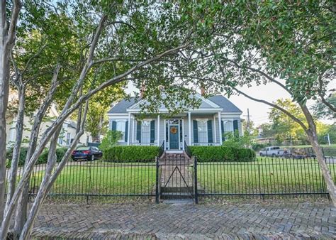 12 Old Reed St Natchez Ms 39120 ®