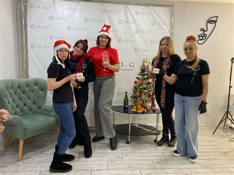 С наступающим Новым годом 殺 Искренне желаю чтобы он был наполнен неожиданными подарками