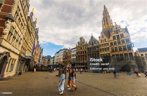 벨기에 앤트워프 2022년 8월 6일 벨기에 앤트워프 구시가지의 그로테 마르크트에 있는 길드하우스 0명에 대한 스톡 사진 및 기타 이미지 Istock