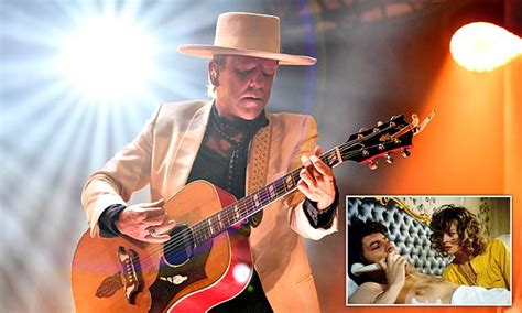 Kiefer Sutherland On Alcohol Sex Scenes And Country Music Daily Mail Online