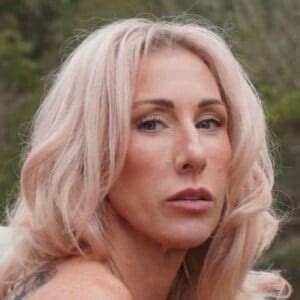 Lorelei Finds Age Family Bio Famous Birthdays