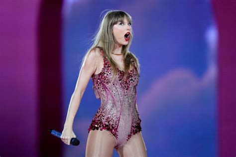 New Orleans Airport Hosts Welcomes Visitors For Taylor Swift Concerts