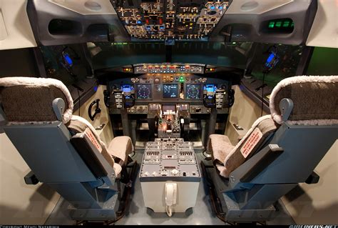 737 800 Simulator Cockpit
