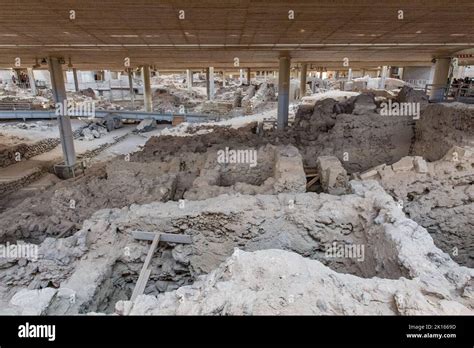 Akrotiri Excavation Houses And Pottery Cycladic Bronze Age Settlement