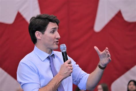 Poll Justin Trudeaus Approval Rating Is Dropping