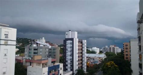 Atenção Frente Fria Traz Chuva Raios E Rajadas De Vento Para Porto Alegre