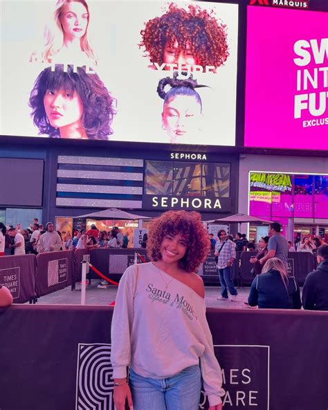 𝙰𝚜𝚑𝚝𝚒𝚗 𝚂𝚊𝚗𝚌𝚑𝚎𝚣🤍 On Instagram Ashtin On Broadway🍎 Thanks To Fentyhair I Am On A Billboard In