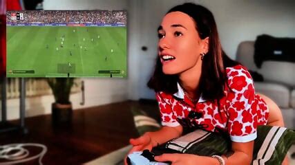 Cheekymz Jogando Fifa E Sendo Fodida Pela Machine Sex