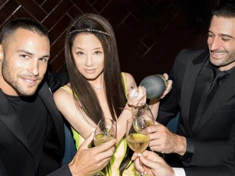 Unflattering Pic Of Vera Wang At Her 72nd Birthday Party Goes Viral Today