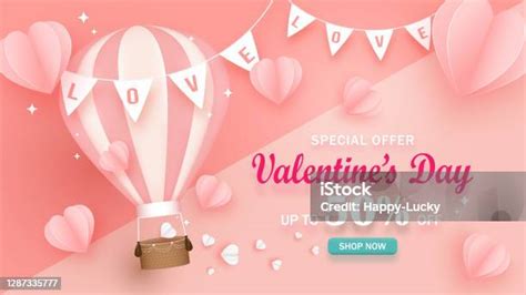 발렌타인 데이 판매 배너 바구니로 장식 된 귀여운 열기구 종이 하트 분홍색과 흰색 텍스트 사랑과 멋진 플래그 광고 포스터 축하에 대한 사랑의 일러스트 벡터 밸런타인데이에