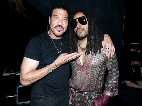 Rock Roll Hall Of Fame Inducts Eminem Dolly Parton Lionel Richie