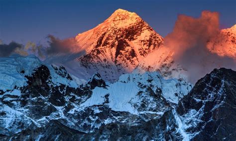 Itbps First All Women Team Scales Mount Everest Free Press Kashmir