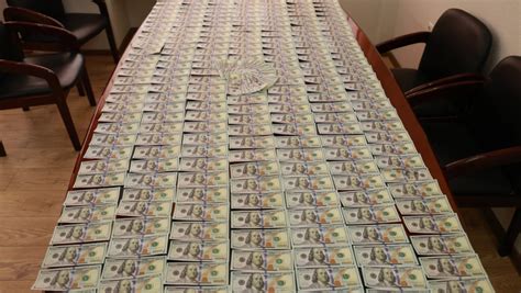 29 900 აშშ დოლარის ოდენობის ყალბი ფული გაასაღეს დაკავებულია ყალბი ვალუტის გამსაღებელი პირთა ჯგუფი