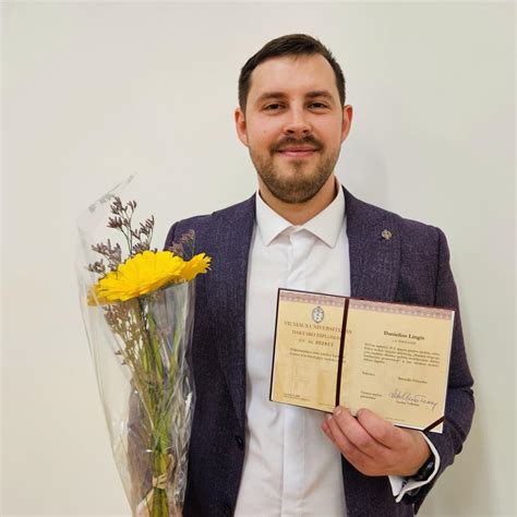 D Lingis Who Developed Computer Program To Study Particle Scattering