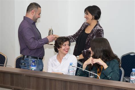 თვალის ზედაპირის დაავადებების მენეჯმენტი წითელი თვალის სინდრომი ღონისძიებები Vidal Ge