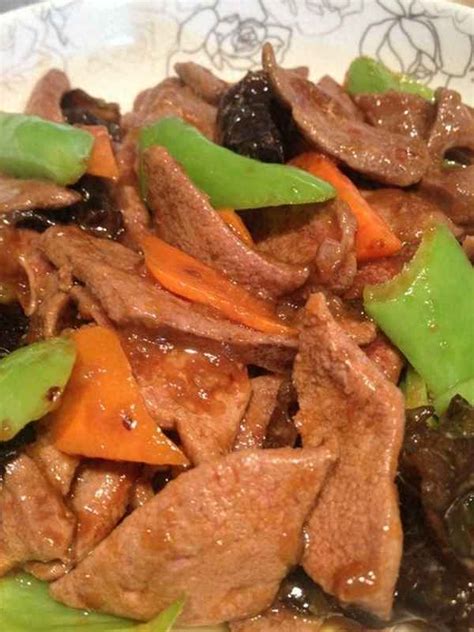 鲫鱼猪蹄加山楂红枣枸杞 鲫鱼猪脚牛肉山楂一起叫什么汤 美食资讯 华网