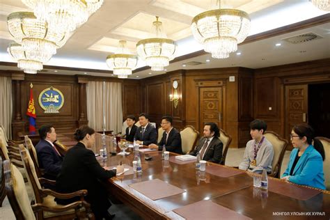 УИХ ын дарга Г Занданшатар Математикийн боловсролыг дээшлүүлэх асуудлыг Боловсролын багц