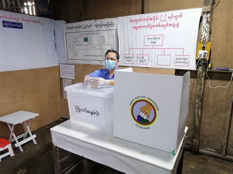 သင်္ဃန်းကျွန်းမြို့နယ်တွင် အသက် ၆၀ နှစ်နှင့် အထက် သက်ကြီးရွယ်အို ကြိုတင်ဆန္ဒမဲပေး ခြင်းများ