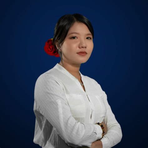 Ei Thinzar Maung Awiu