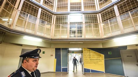Genova Detenuto Di 21 Anni Si Uccide Nel Carcere Di Marassi Da Inizio