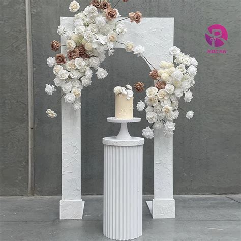 Colorful Slatted Roman Plinth Curved Hourglass Plinth Circle Cylinder