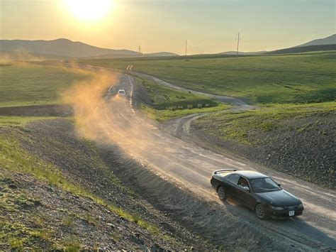 МИНИЙ ДАРХАН On Twitter Зүүнхараа руу Баруунхараагаар тойрч явах шороон замыг 6 7 цагийн дотор