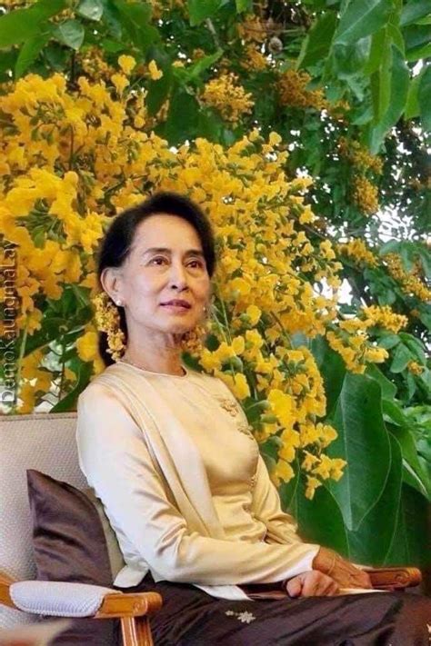 မင်းတိုသိပ်မုန်းတဲ့ မင်းတိုခေါ်ခေါ်နေတဲ့ အဖွားကြီးပေါ့ သူ့ လက်ထက်မှာ က