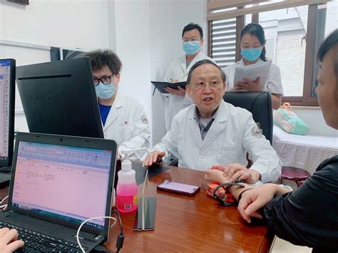 今日长三角 在医者的故事中，每一次治疗都是一次拯救，他们是生命的守护者 中心