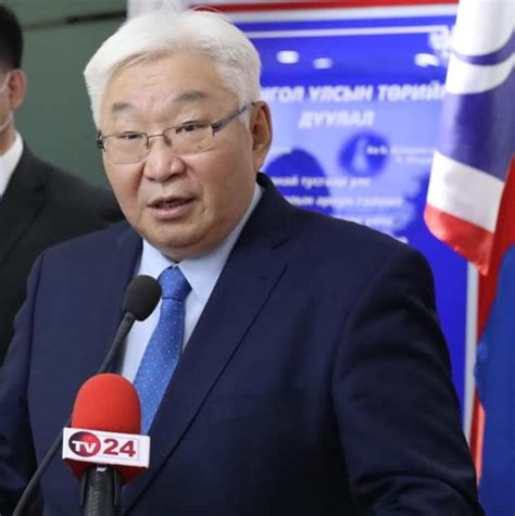 Dens Mn Э Бат Үүл Намынхаа зөрчлийг арилгахын төлөө сунгааг анх зориглож зарласан С Эрдэнэ