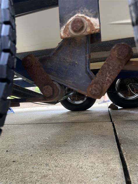 Leaf Spring Equalizer Cocked…is This Normal Under Load R Boating
