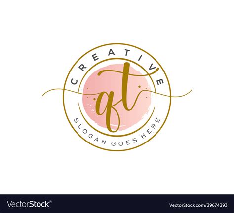 Initial Qt Feminine Logo Beauty Monogram Vector Image