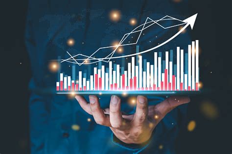 사업가 핸드 쇼 스톡 차트 그래프 표시기와 상승 주식 기호를 보여주는 금리 금융 및 모기지 금리 개념 이중 노출 이미지 개념에 대한 스톡 사진 및 기타 이미지 Istock